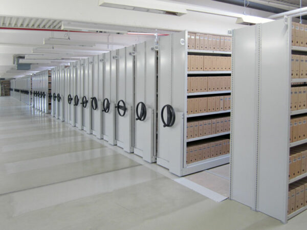 Kompaktreoler, et rullearkiv med mobile reoler der sparer plads til din ...